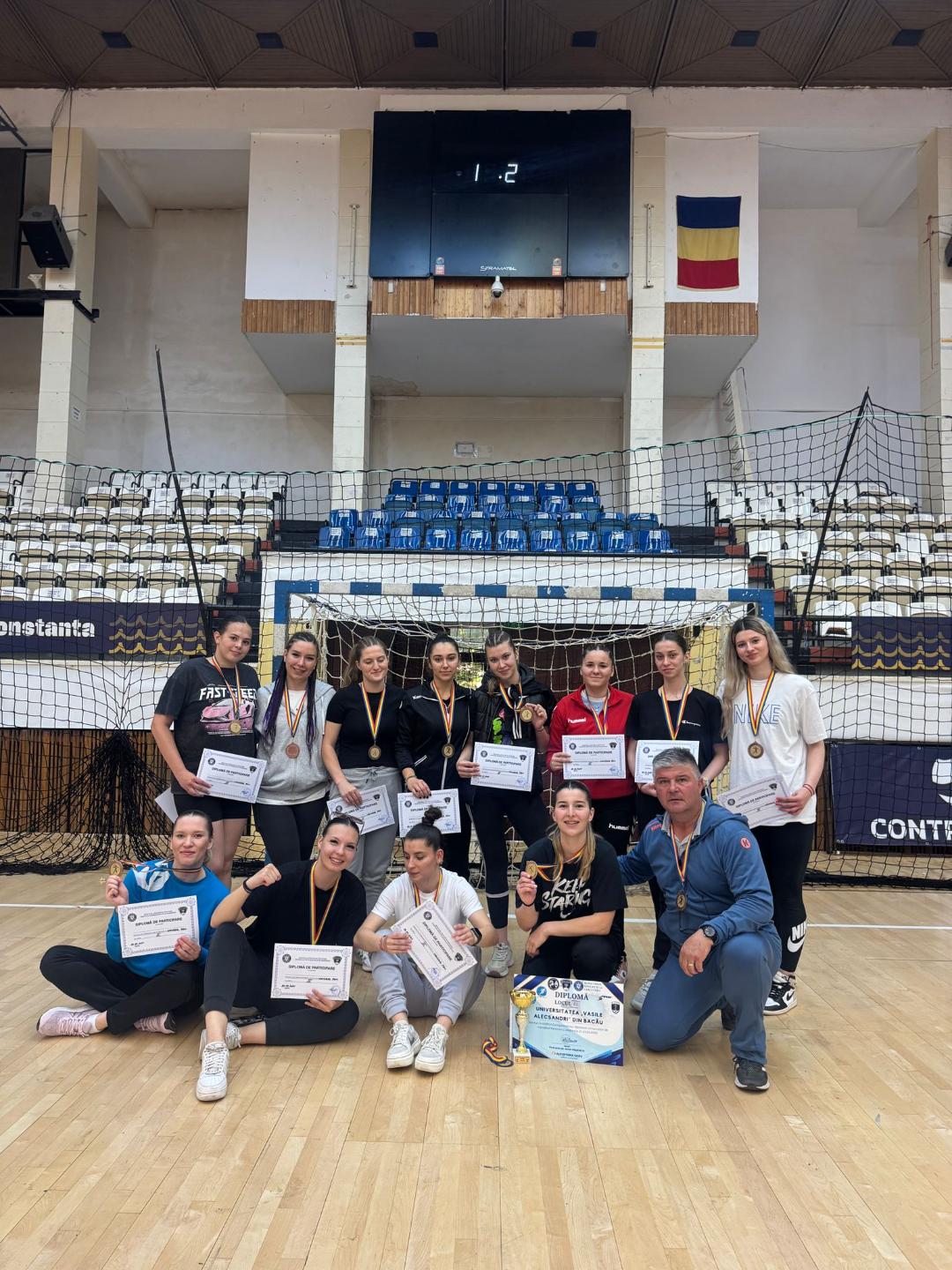 Echipa Universității „Vasile Alecsandri” din Bacău a obținut locul al ...